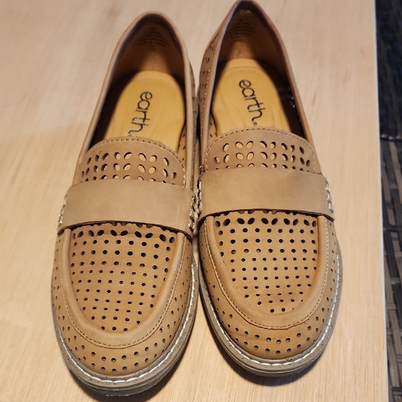 Earth | Shoes | Earth Tan Perforated Loafers | Poshmark